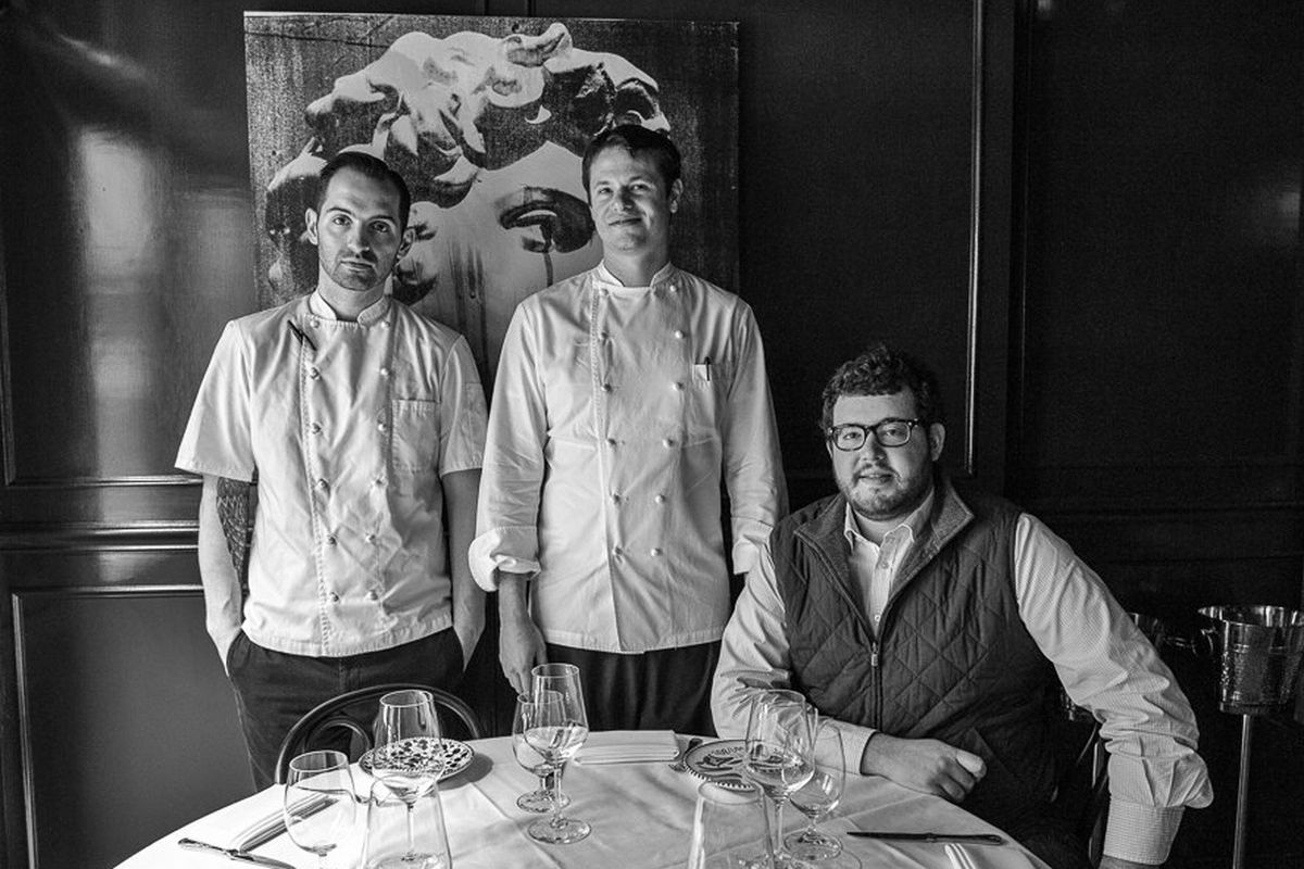 What Is It like to Dine at Carbone, The Most Exclusive Italian ...