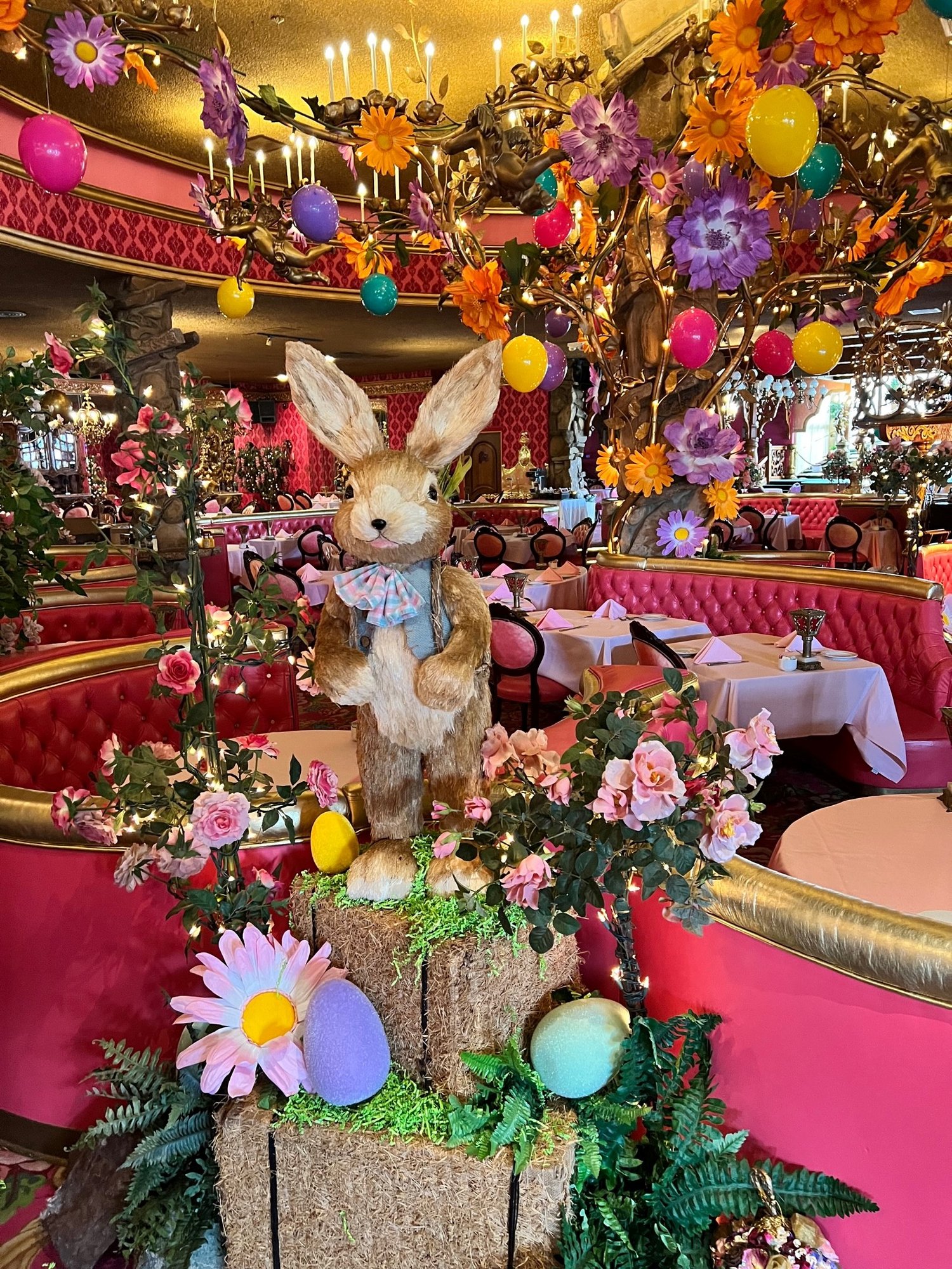 The Story Behind Madonna Inn's Pink Champagne Cake - Interview with ...