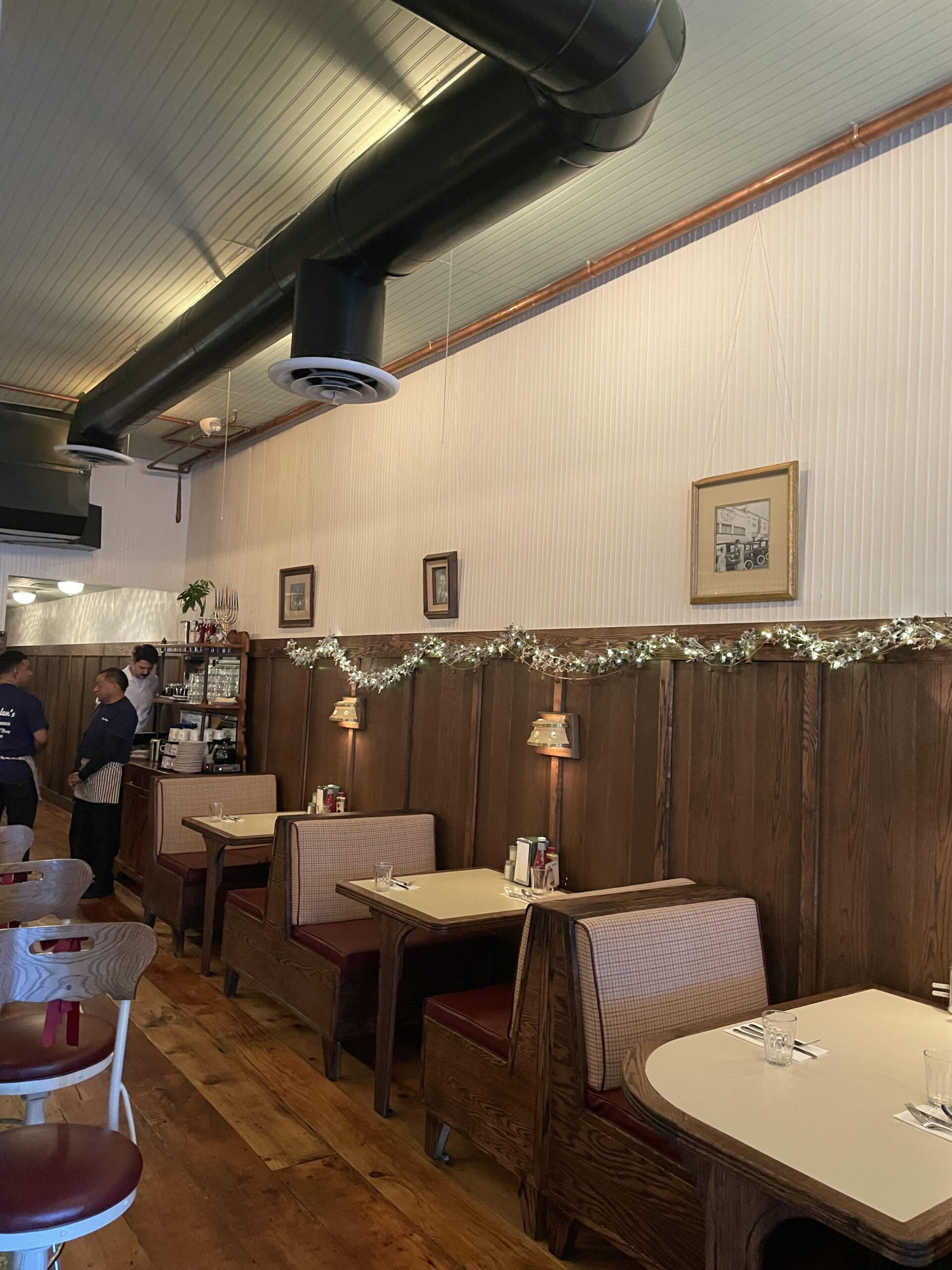 Max & Helen's - Inside LA's New Viral Diner - Mariana in LA