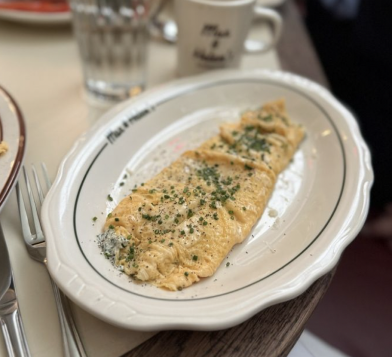 Max & Helen's - Inside LA's New Viral Diner - Mariana in LA